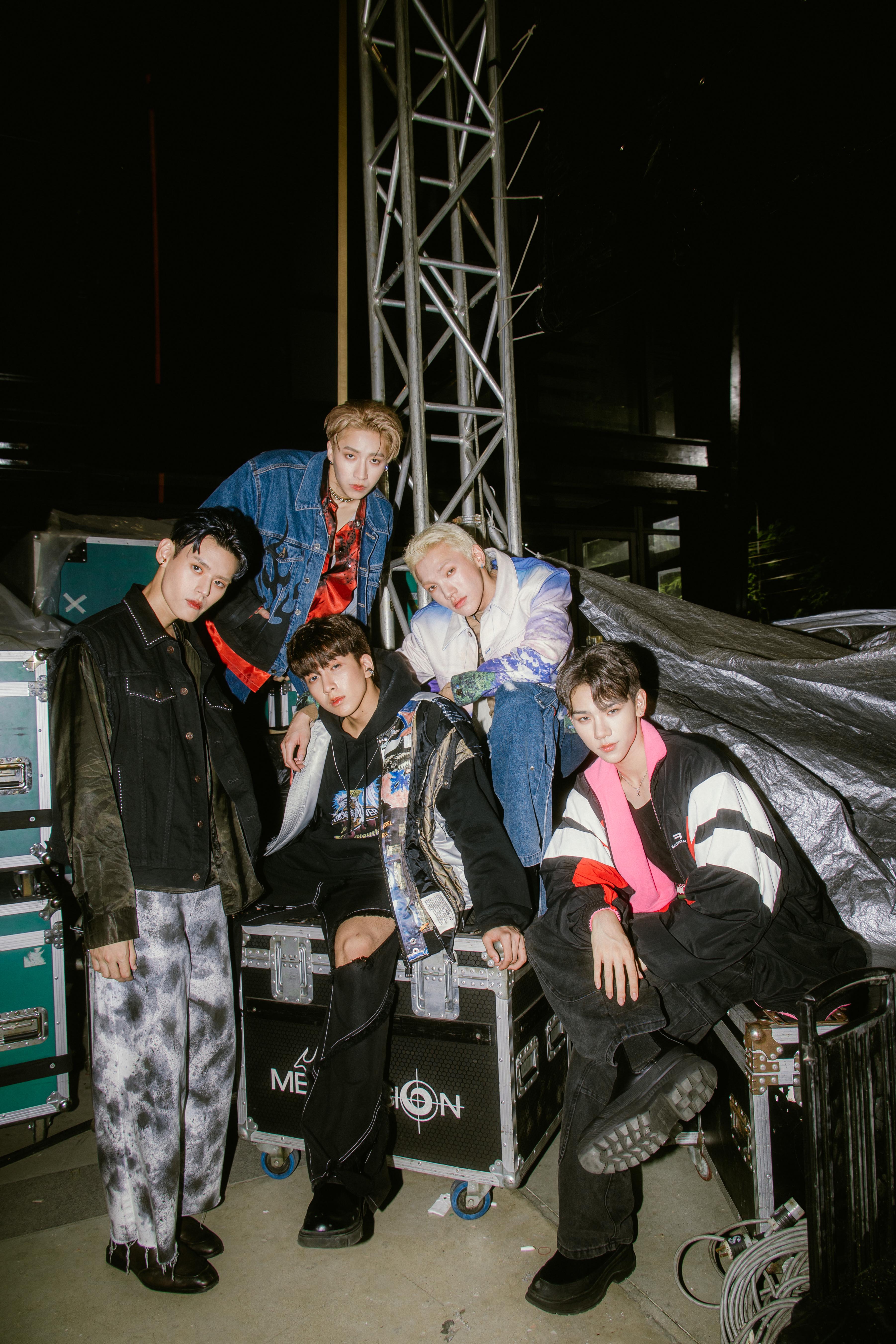 เปิดวาร์ป! บอยกรุ๊ปน้องใหม่ 'PERSES' พร้อมรูป Debut Backstage สุด ...